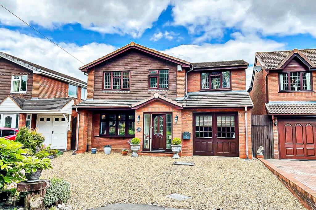 4 bedroom detached house for sale in Wolverhampton Road, Dudley, DY3