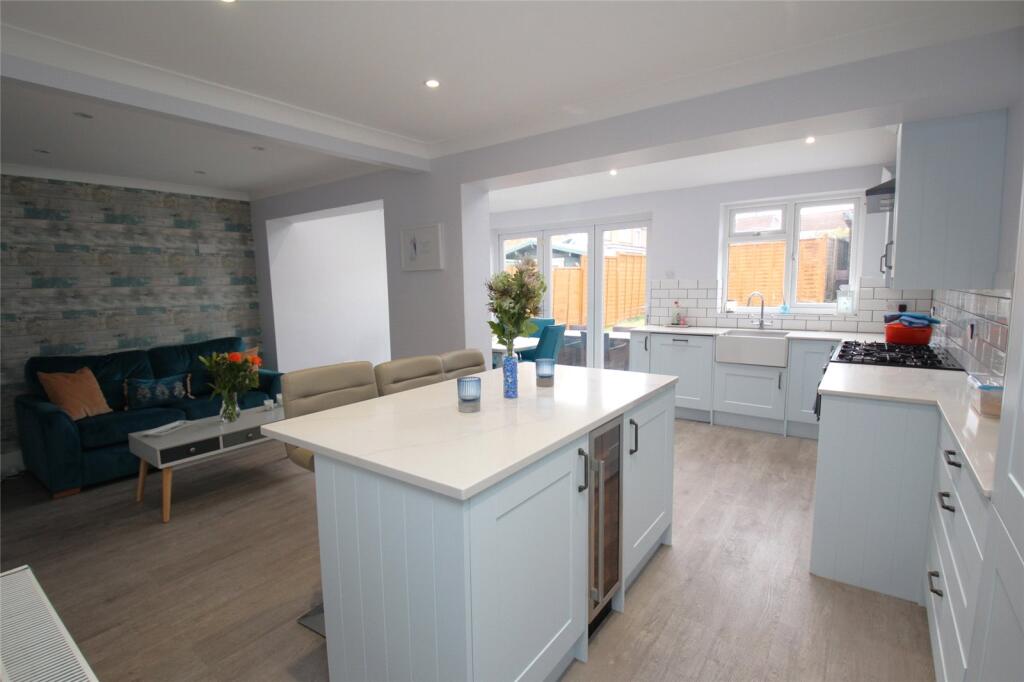 3 bedroom link detached house for sale in Duncans Drive, Fareham ...