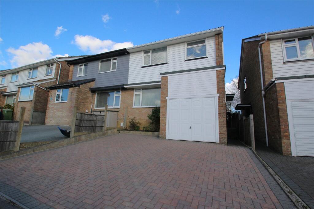 4 bedroom semi-detached house for sale in Thornbury Close, Fareham ...