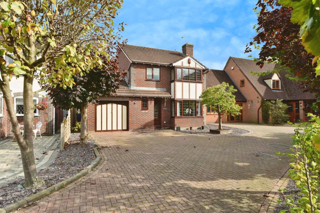 4 bedroom detached house for sale in Holm Oak Drive, Madeley, Crewe ...