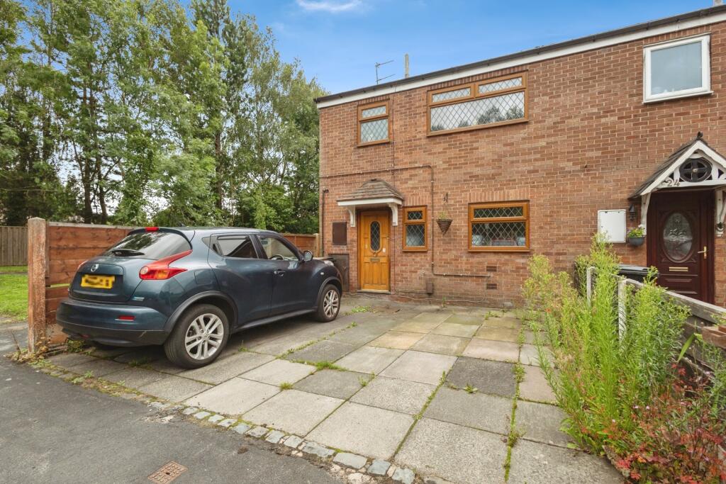 3 bedroom end of terrace house for sale in Rectory Fields, Stockport ...