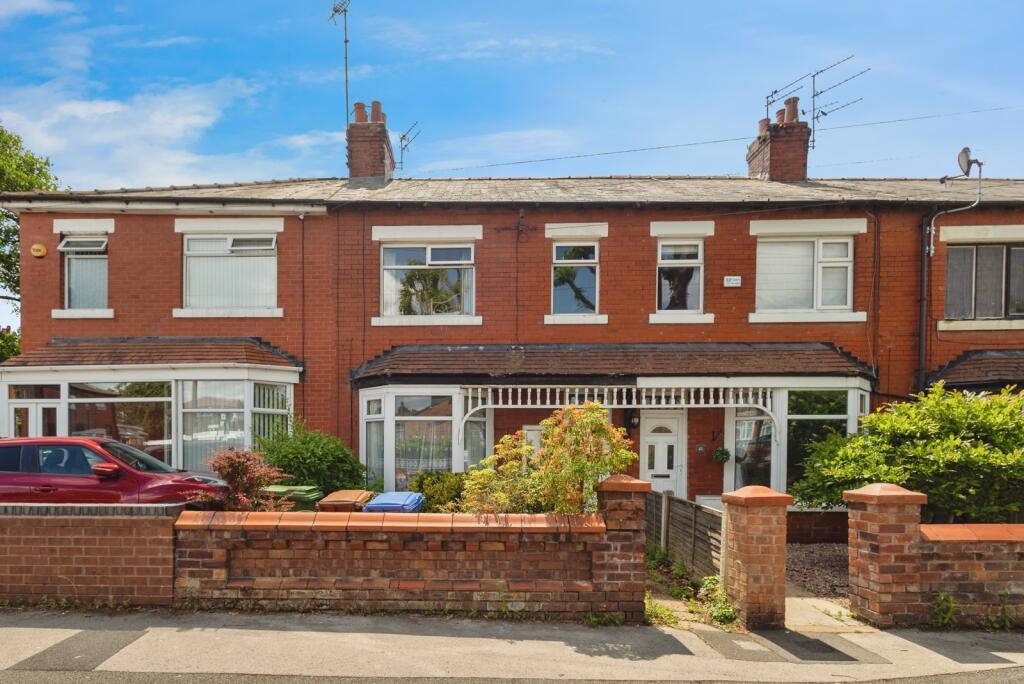 3 bedroom terraced house for sale in Broadstone Hall Road South ...