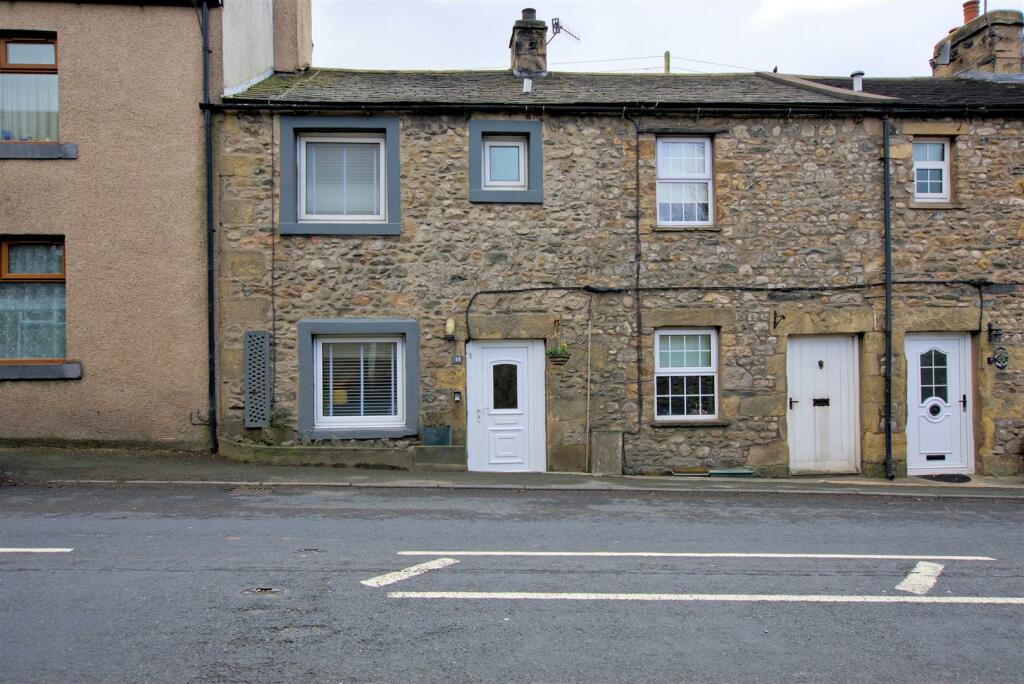 2 bedroom terraced house for sale in 18 New Road, Ingleton, LA6