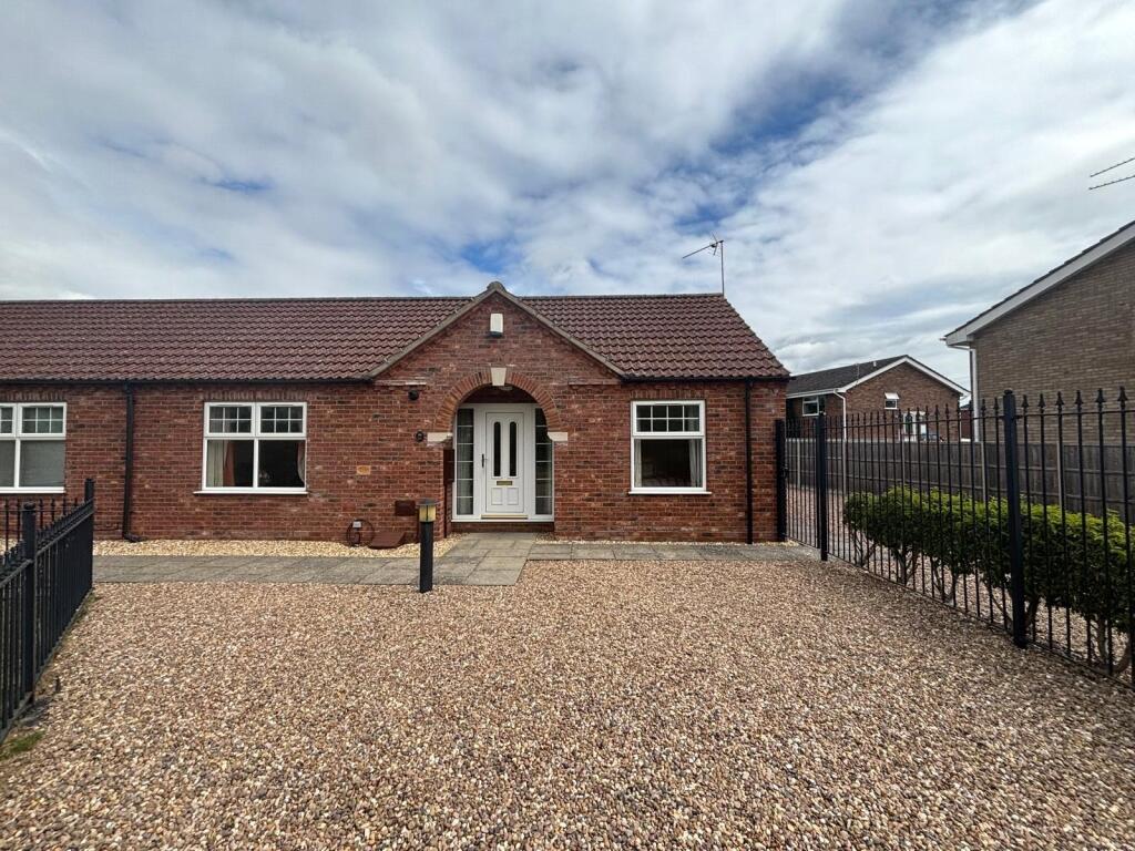 2 bedroom bungalow for sale in Ashton Hall Drive, Boston, Lincolnshire ...