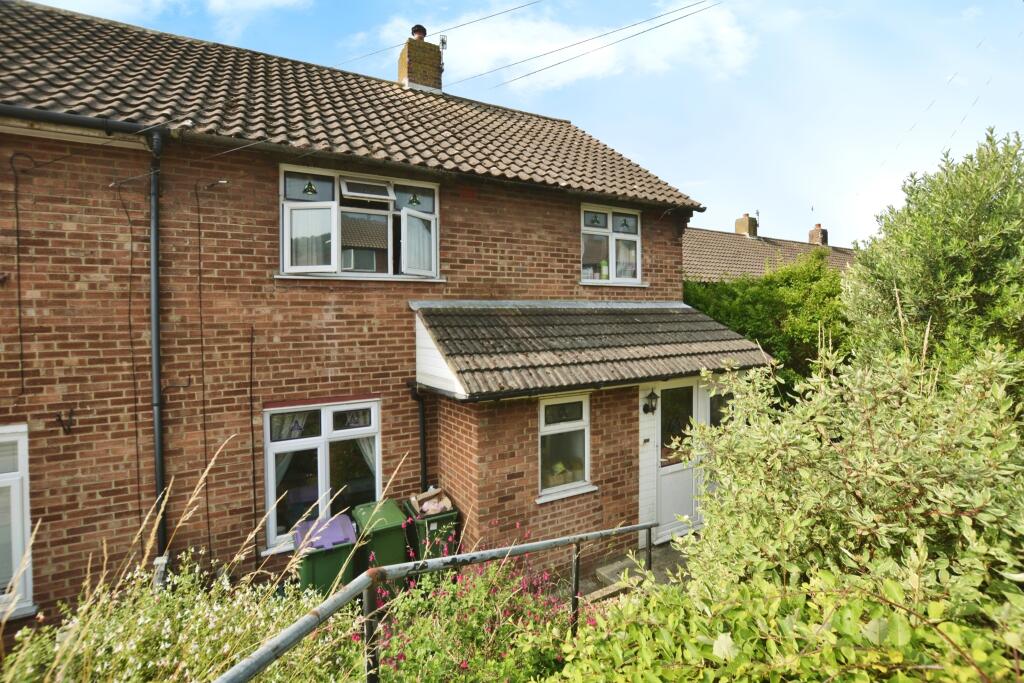 3 bedroom house for sale in George Gurr Crescent, Folkestone, Kent, CT19