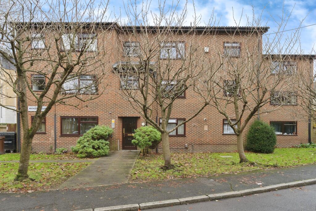 1 bedroom flat for sale in Dale Road, PURLEY, Surrey, CR8