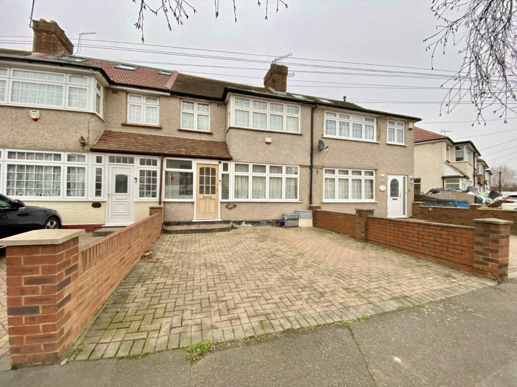 3 bedroom terraced house for sale in Waltham Avenue, Hayes, UB3 1TE, UB3
