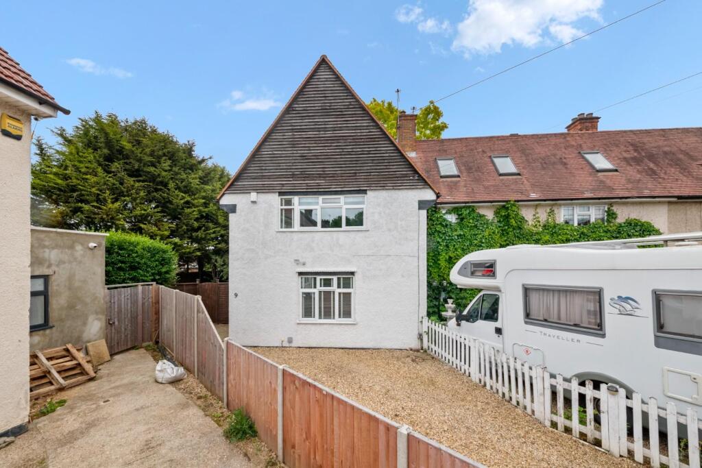 3 bedroom house for sale in Poplar Place, Hayes, UB3