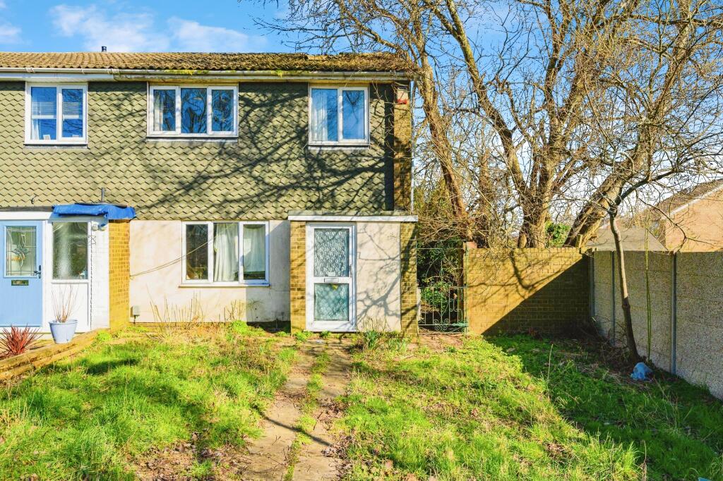 3 bedroom end of terrace house for sale in Alesia Road, Luton ...