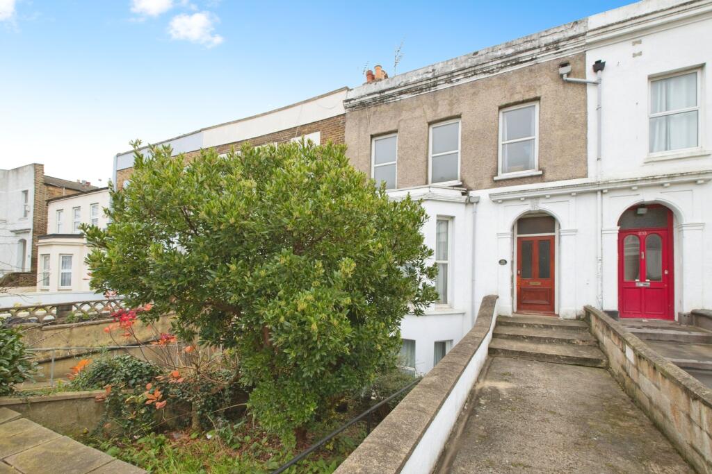 5 bedroom terraced house for sale in Burrage Road, London, SE18