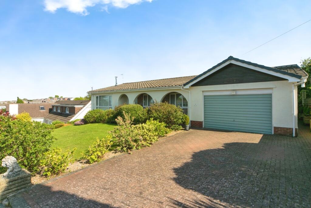 4 bedroom bungalow for sale in Pine Court, Llanrwst Road, Upper Colwyn ...