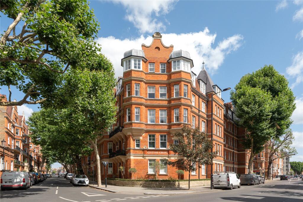 4 bedroom flat for sale in Cheyne Court, Flood Street, Chelsea, SW3