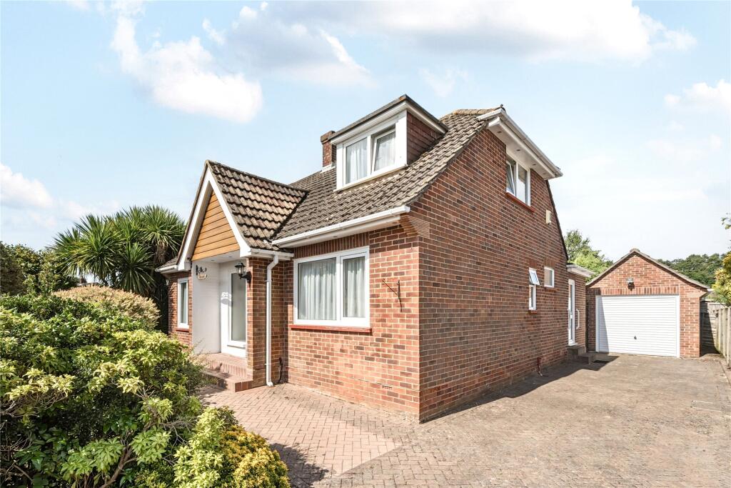 3 bedroom bungalow for sale in Lentune Way, Lymington, Hampshire, SO41