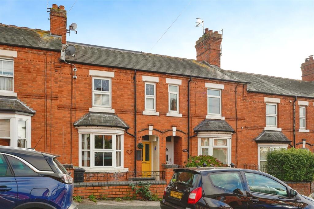 3 bedroom terraced house for sale in Windsor Road, Evesham ...