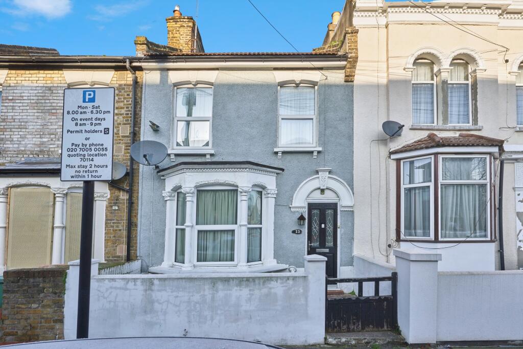 3 bedroom terraced house for sale in Cedars Road, LONDON, London, E15