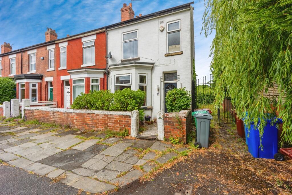 3 bedroom end of terrace house for sale in Lynton Road, Manchester ...
