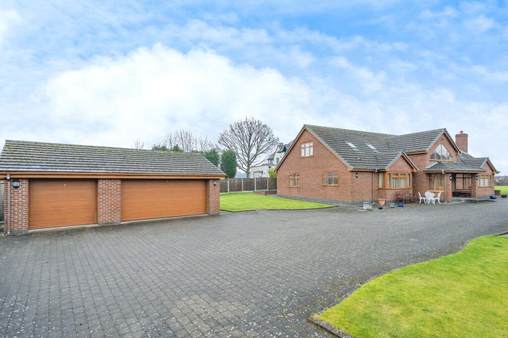 4 bedroom detached house for sale in Golborne Road, Winwick, Warrington ...