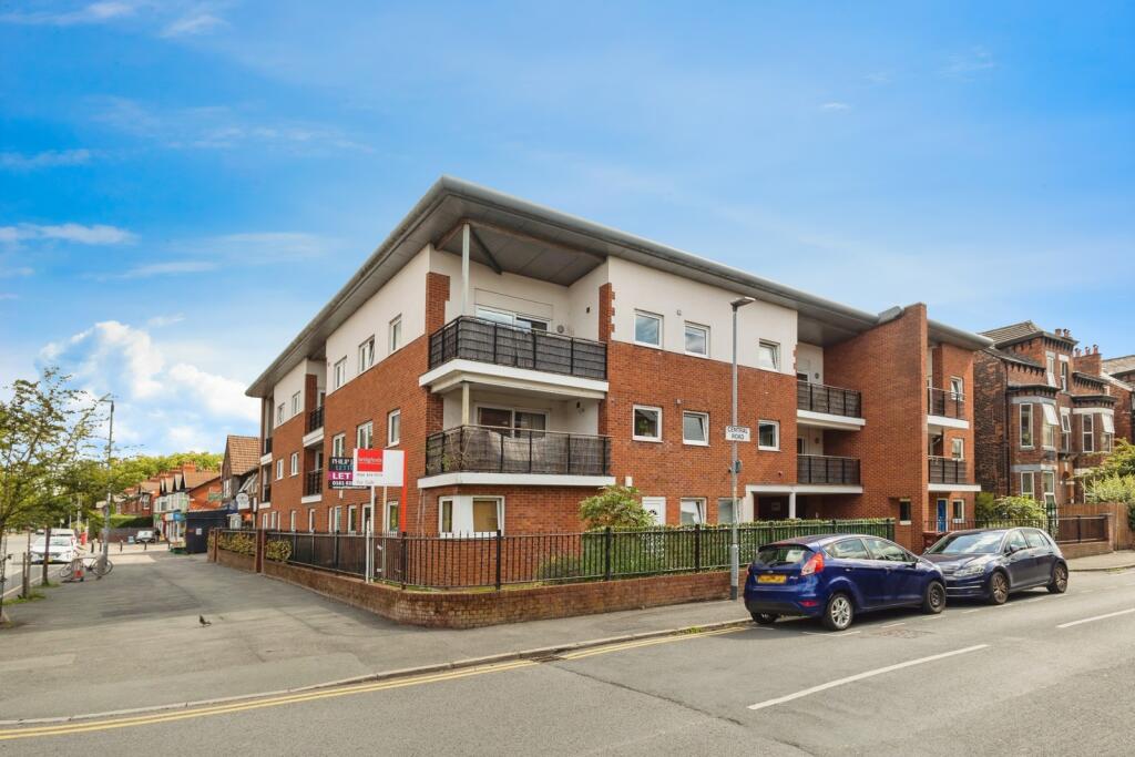 2 bedroom flat for sale in Central Road, Manchester, Greater Manchester ...
