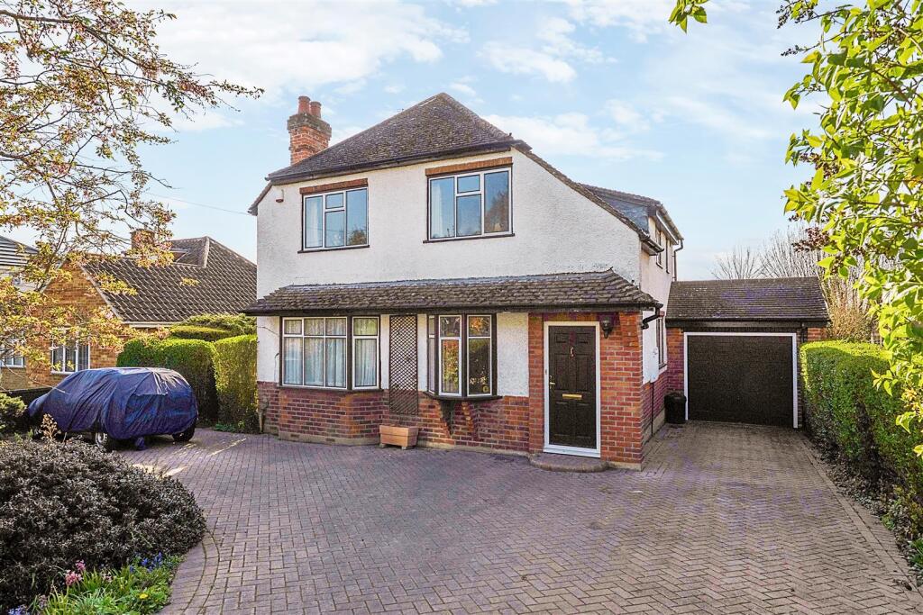 3 bedroom detached house for sale in Oxford Road, Wokingham, Berkshire ...