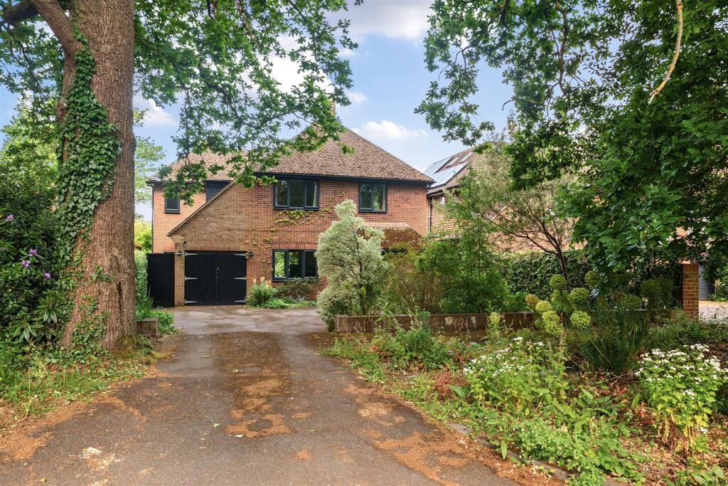 5 bedroom detached house for sale in Frog Hall Drive, Wokingham ...