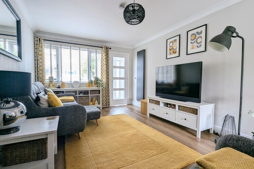 3 Bedroom Terraced House For Sale In Gale Moor Avenue Gomer Po12