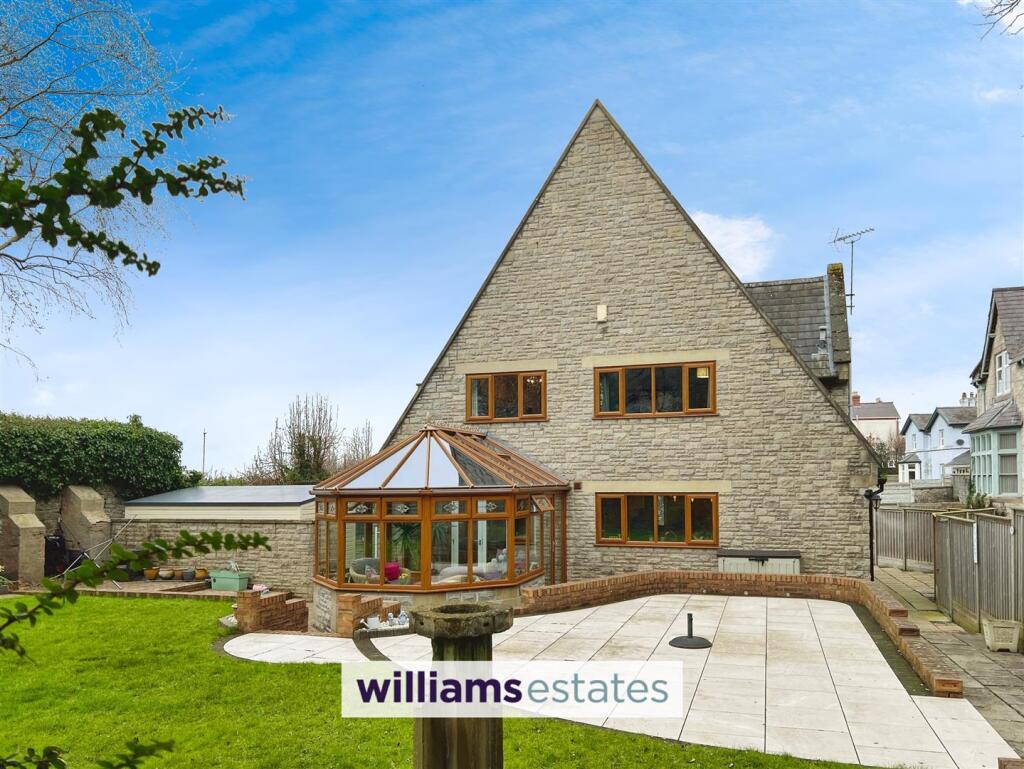 5 bedroom house for sale in Cathedral Walk, St. Asaph, LL17