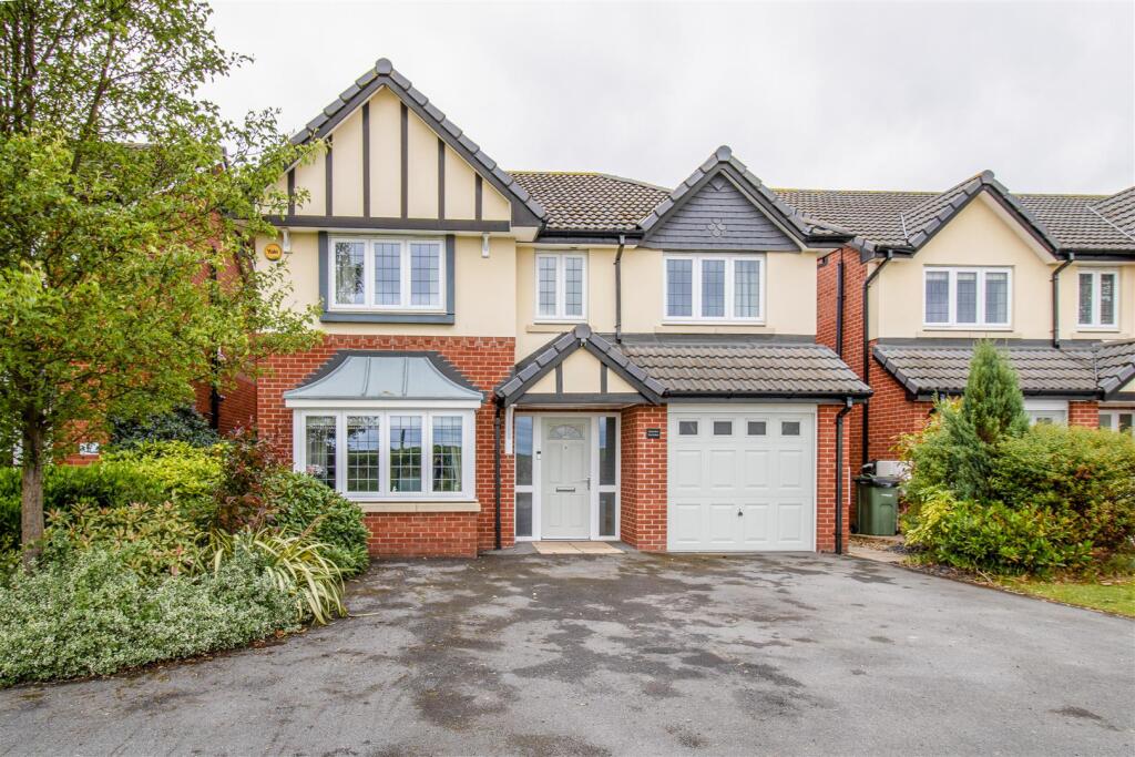 4 bedroom detached house for sale in Bleakley Lane, Notton, Wakefield, WF4