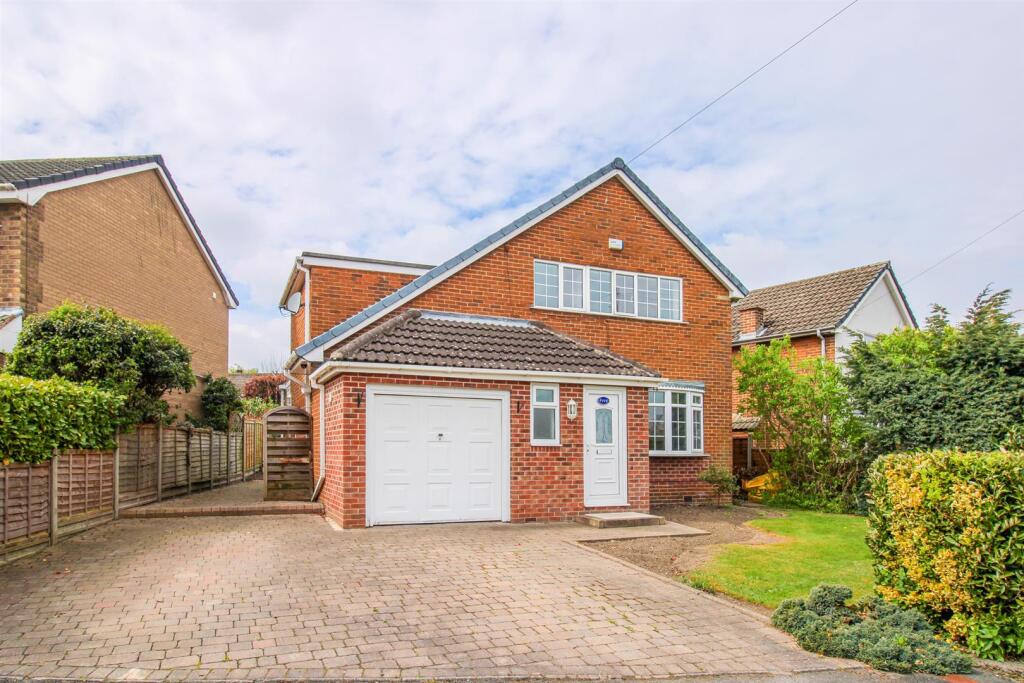 4 bedroom detached house for sale in Ingswell Drive, Notton, Wakefield, WF4