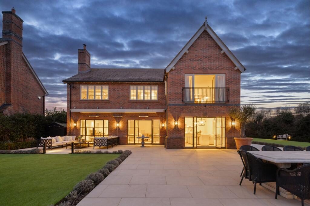 4 bedroom detached house for sale in Exceptional family home ...