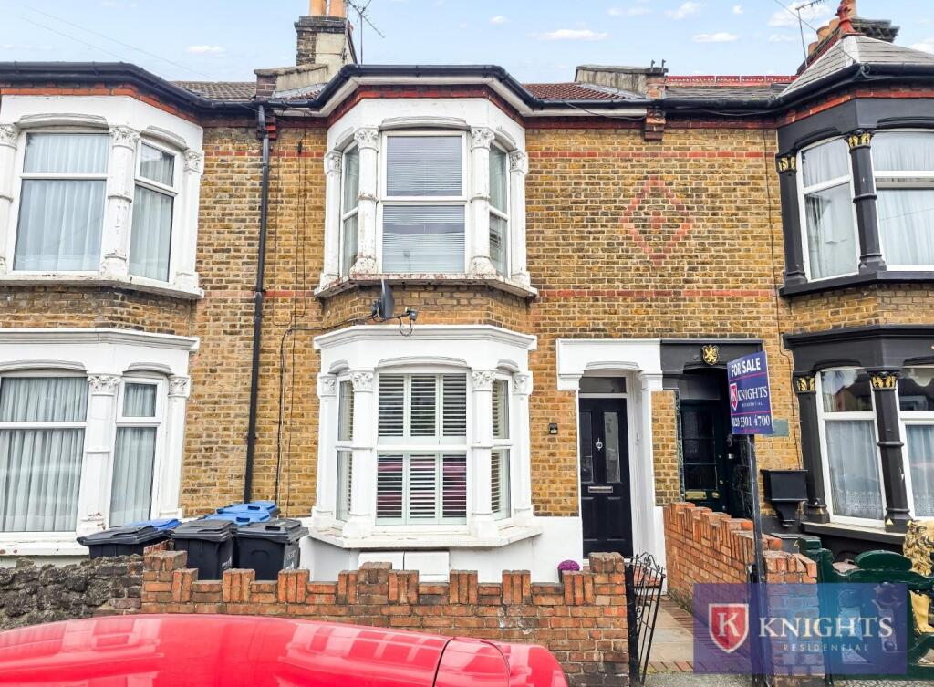 1 bedroom flat for sale in Bury Street, London, N9