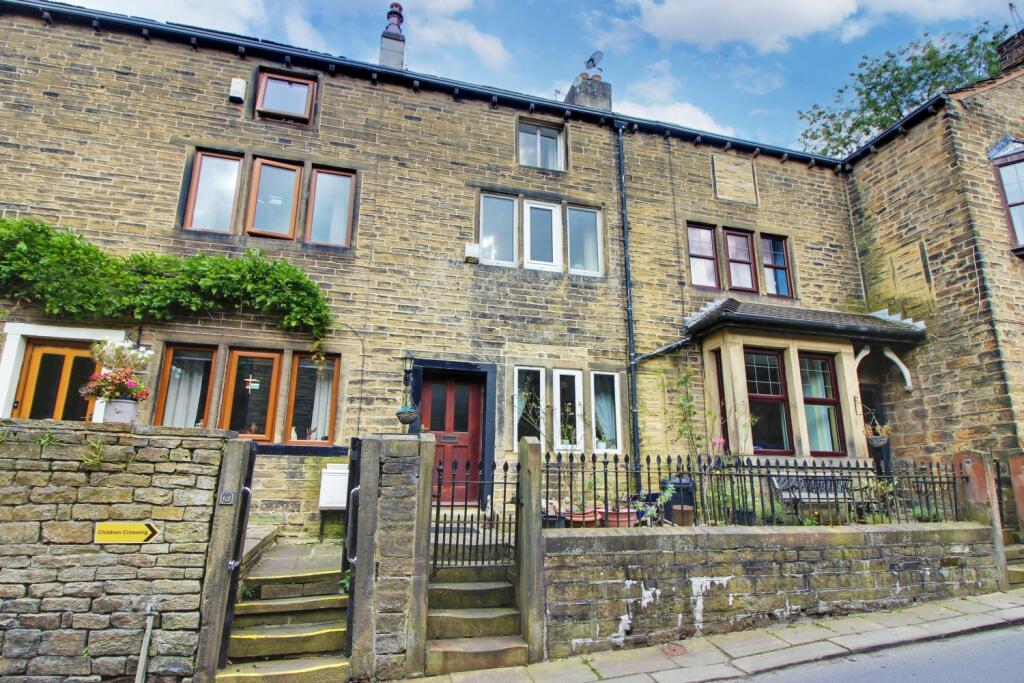 2 bedroom terraced house for sale in High Street, Luddenden, HX2