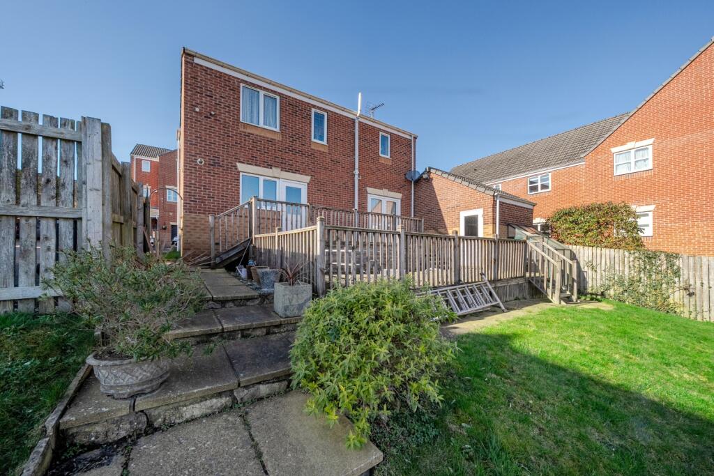 3 bedroom detached house for sale in Swan Court, Askern, Doncaster ...