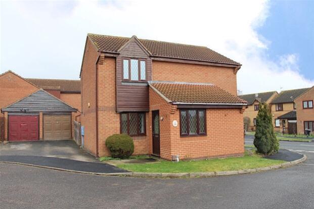3 bedroom detached house for sale in Longcliffe Road, Grantham, Lincs, NG31