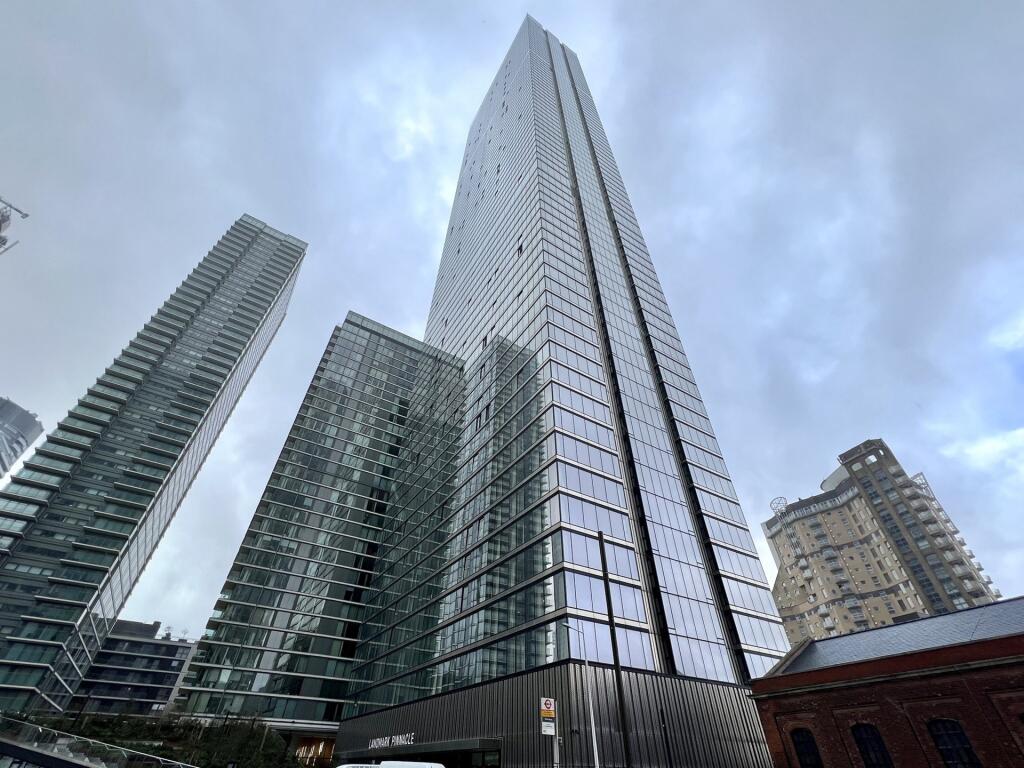 Studio apartment for sale in Landmark Pinnacle, Marsh Wall, Canary Wharf, E14