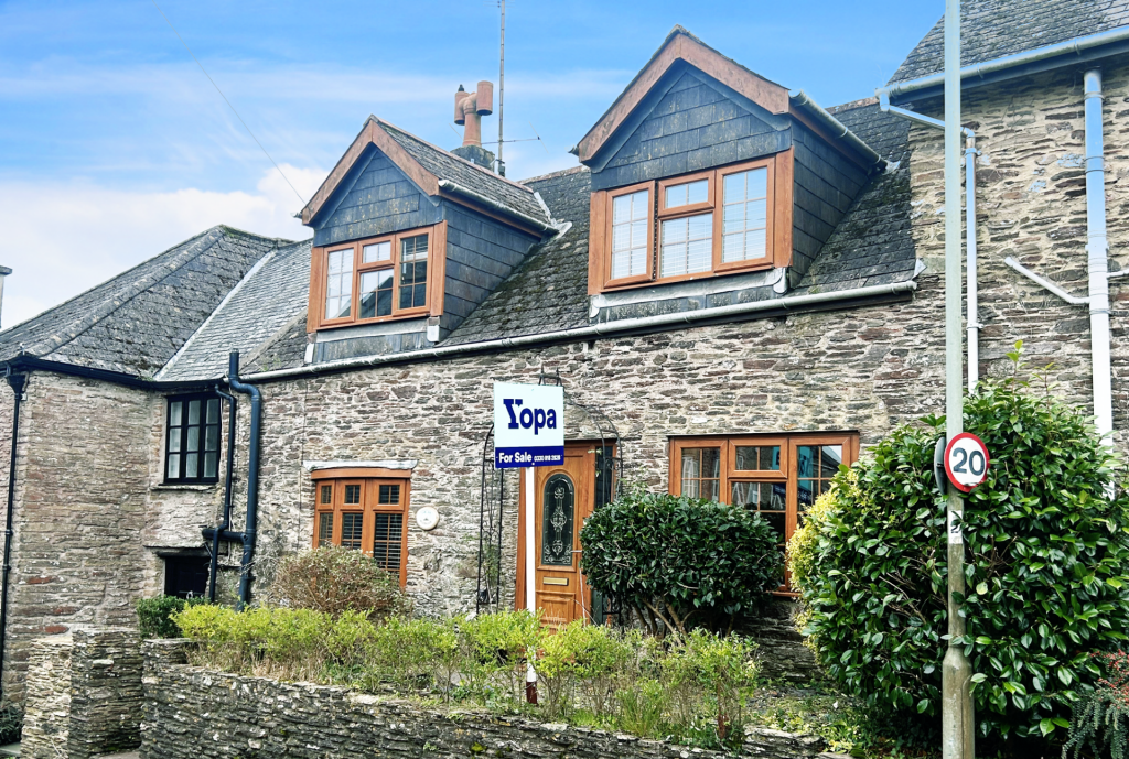 3 bedroom character property for sale in Totnes Road, Dartmouth, TQ6