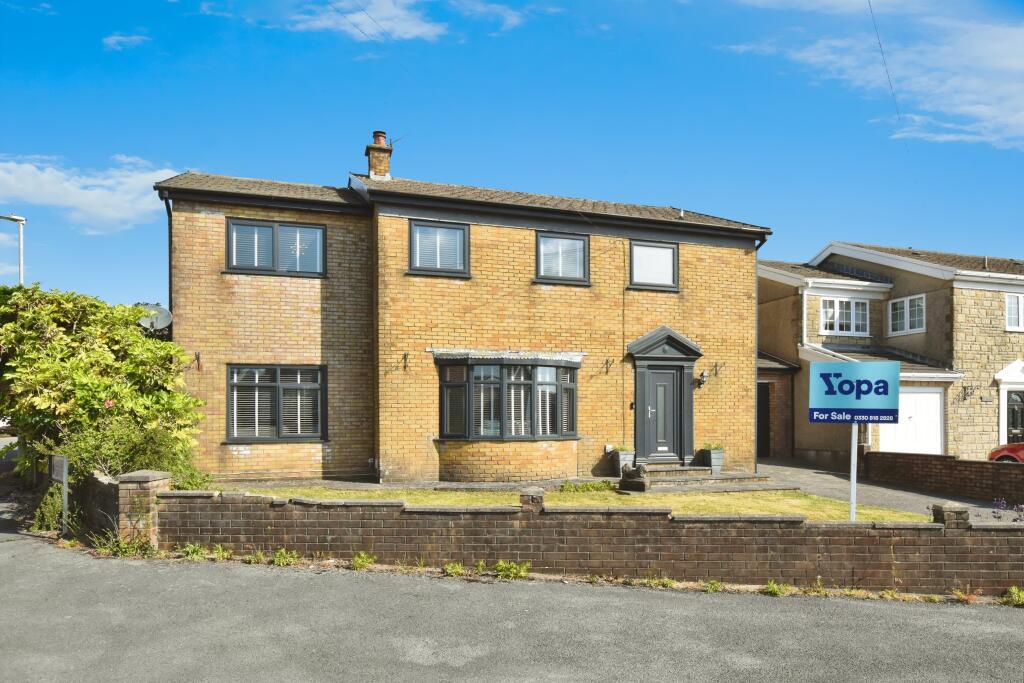 5 bedroom detached house for sale in Heol Beili Glas, Llanelli, SA14