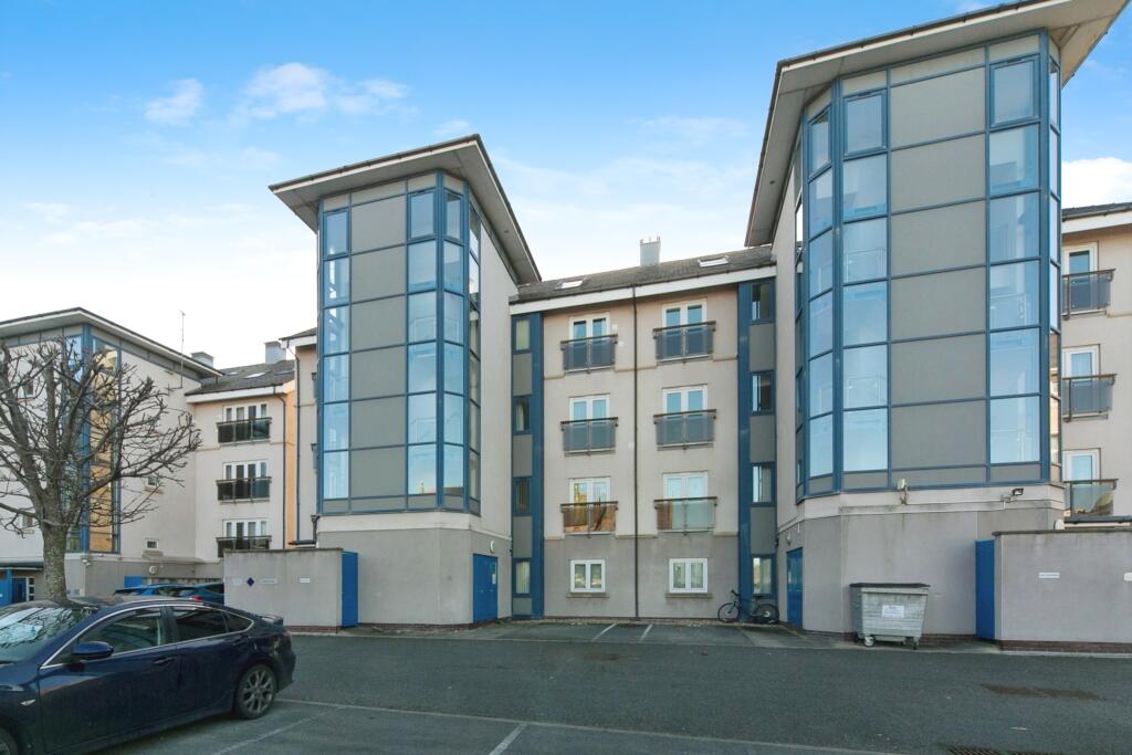 2 bedroom apartment for sale in Mostyn Broadway, Llandudno, LL30