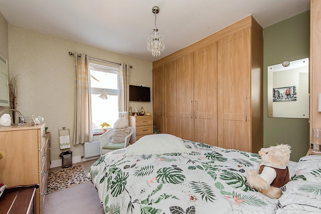 2 bedroom terraced house for sale in Acre Road, Kingston Upon Thames, KT2