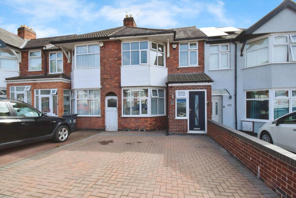 3 bedroom terraced house for sale in Broad Avenue, Leicester, LE5