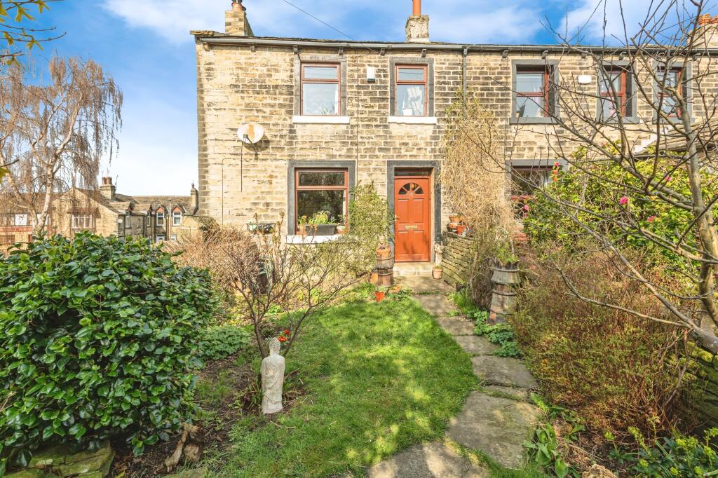 3 bedroom end of terrace house for sale in Hall Bower, Huddersfield, HD4