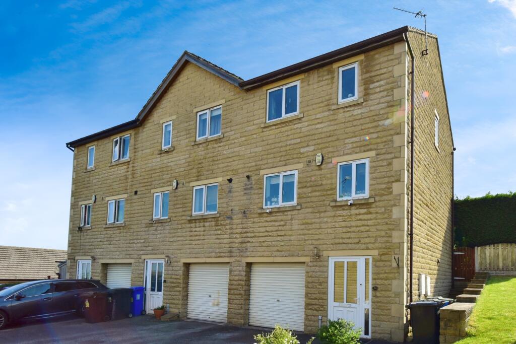 3 bedroom end of terrace house for sale in Ridge View Drive, Sheffield, S9