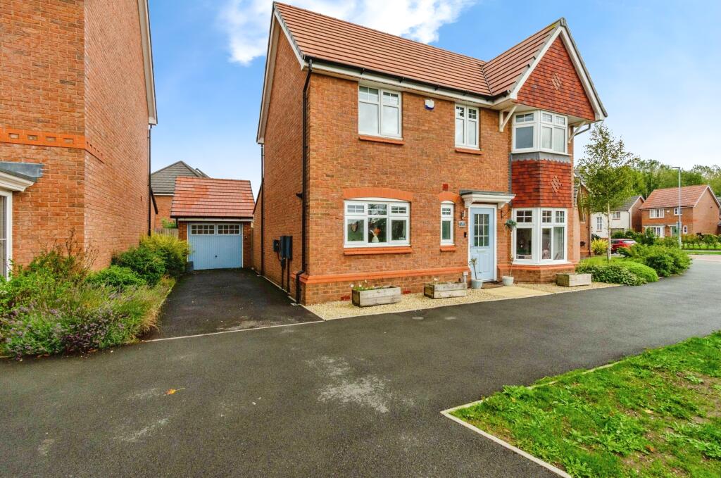 3 bedroom detached house for sale in Ambergate Road, Bilston, WV14