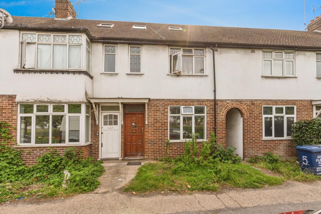 5 bedroom flat for sale in Watford Way, London, NW7