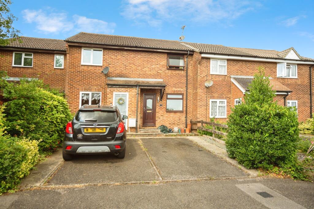 2 bedroom terraced house for sale in Silverdale, Longfield, DA3