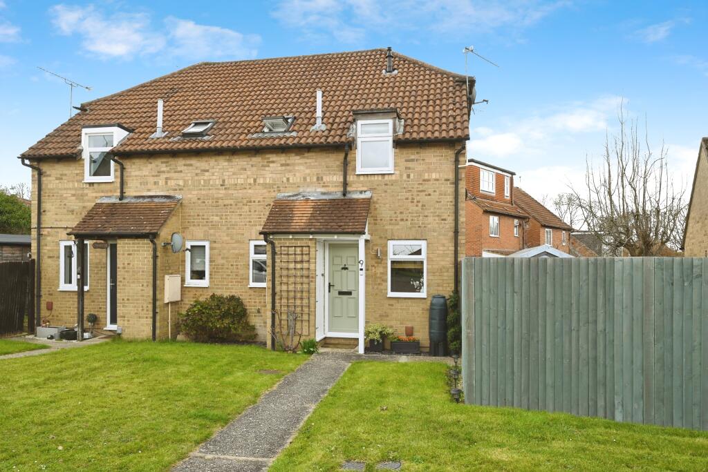 1 bedroom semi-detached house for sale in Rustington Close, Reading, RG6