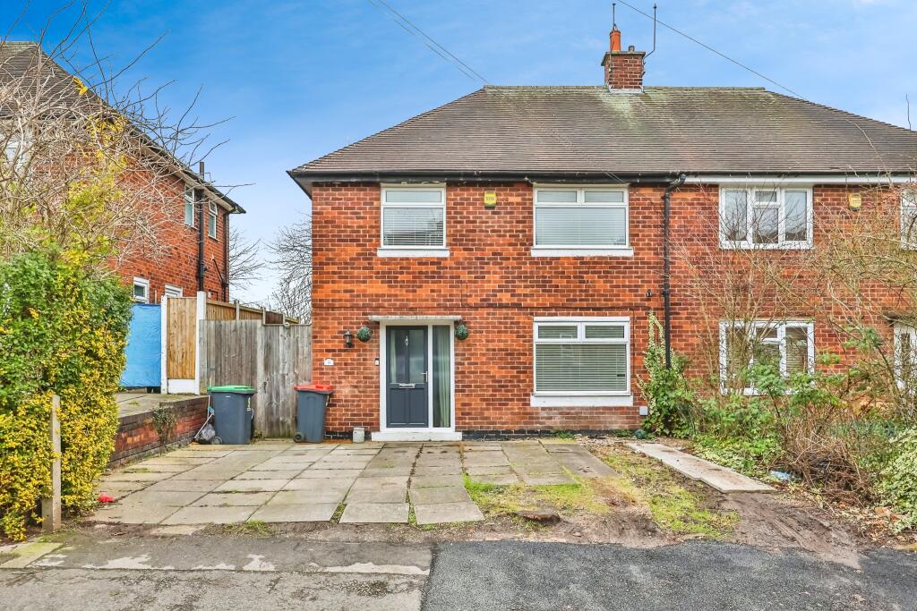 3 bedroom semi-detached house for sale in Lime Tree Road, Nottingham, NG15