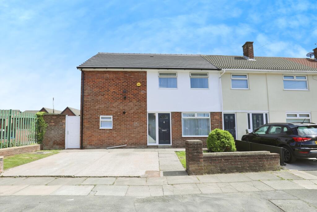 6 bedroom end of terrace house for sale in Arncliffe Road, Liverpool, L25
