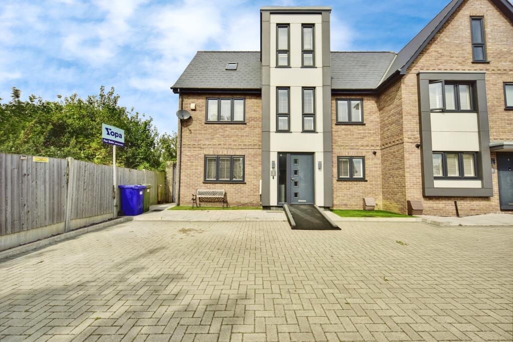 4 bedroom semi-detached house for sale in Minster Road, Sheerness, ME12