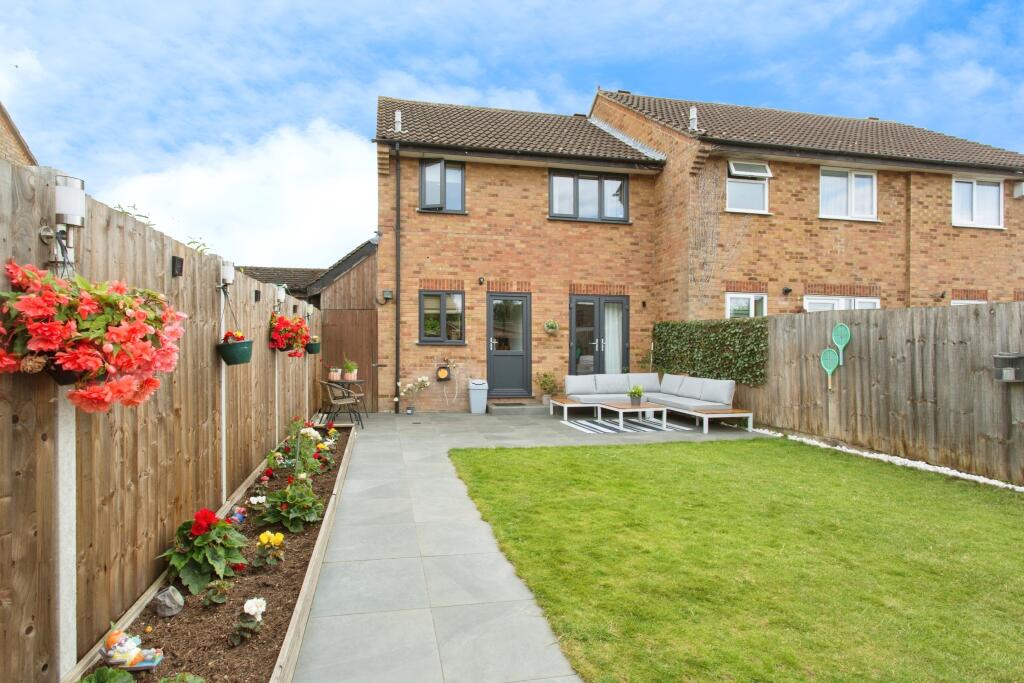 3 bedroom end of terrace house for sale in The Brambles, Bar Hill ...
