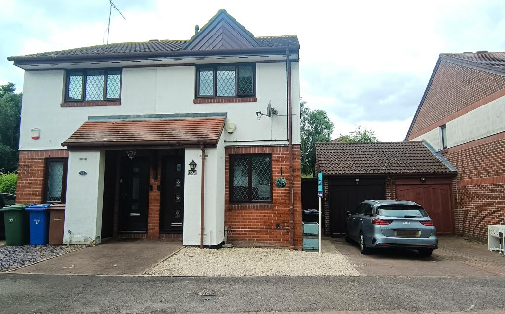 3 Bedroom Semi Detached House For Sale In Vexil Close Purfleet On